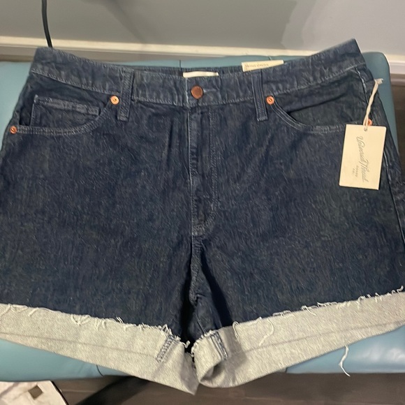 Universal Thread | Shorts | Nwt Universal Thread Good Company Size 4 ...